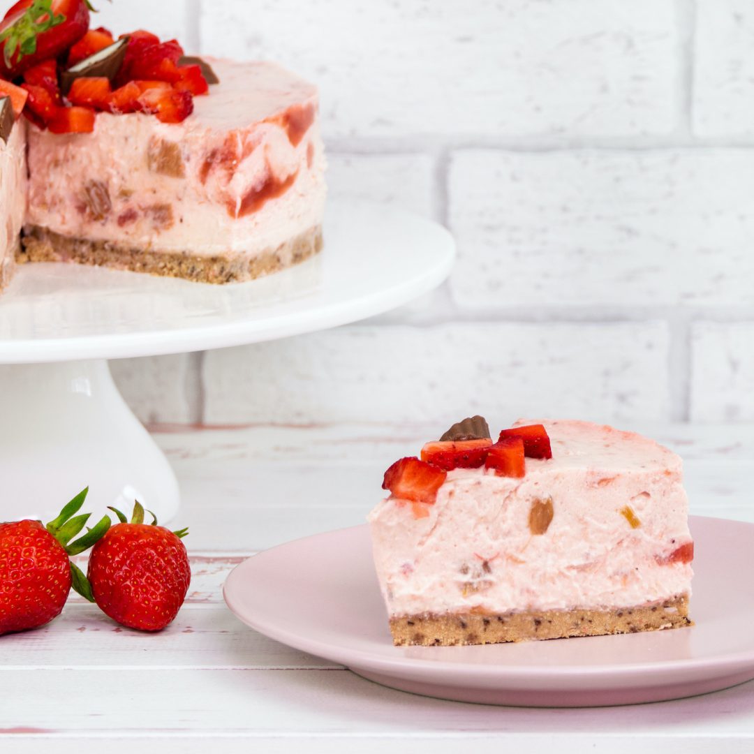 Erdbeer-Rhabarber-Torte | No Bake | Nicoles Zuckerwerk